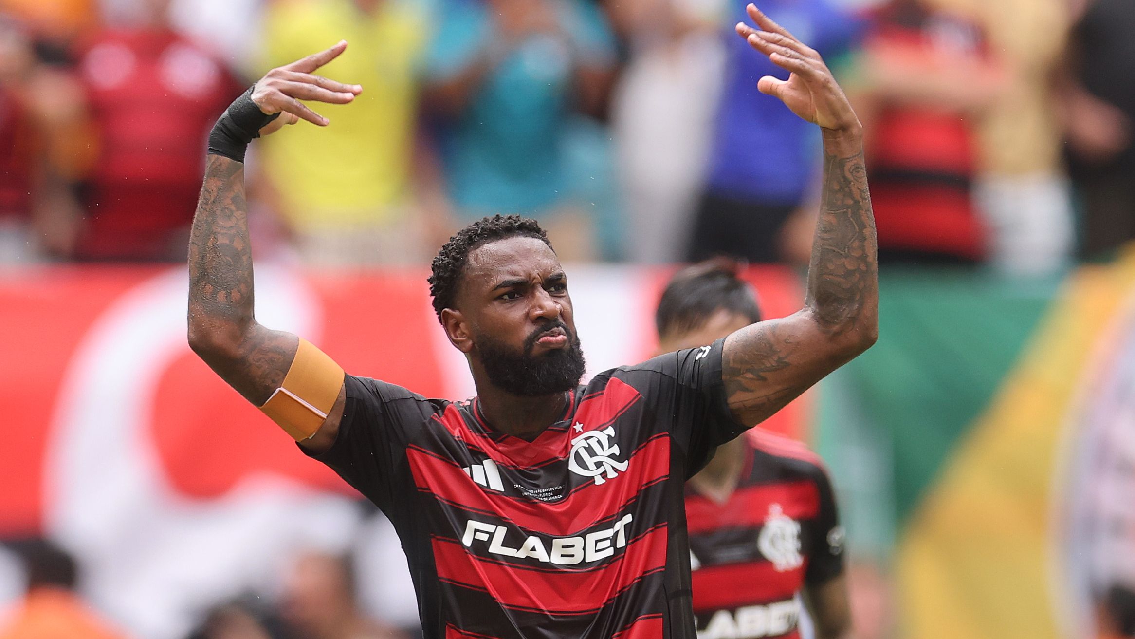 Cruzeiro define estratégia e busca intermediário pela contratação de Gerson