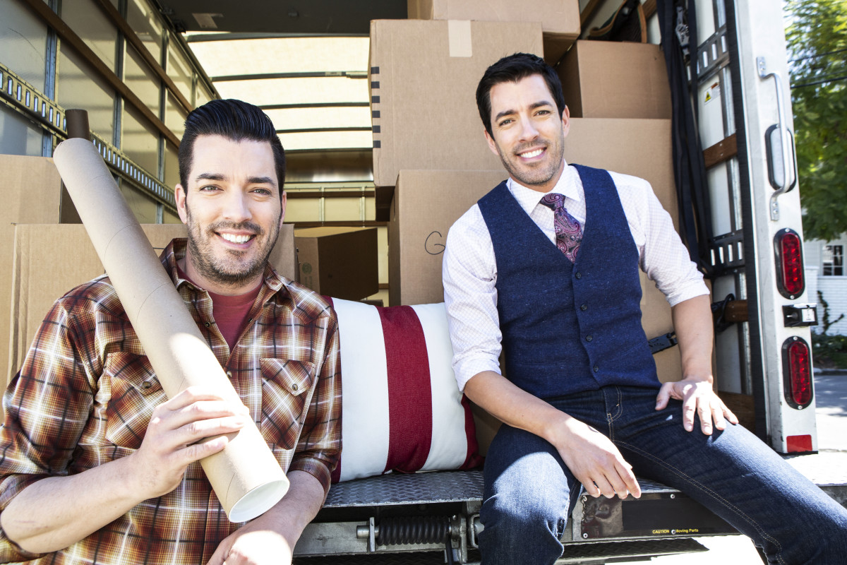These HGTV hosts really have design degrees — and the unexpected majors ...