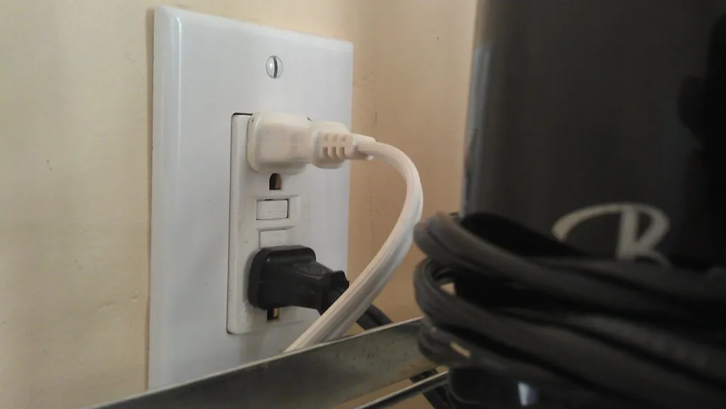5 illegal electrical add-ons inspectors say homeowners keep attempting ...