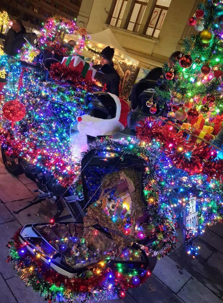 Trecento moto uniscono Massa e Carrara: i Babbo Natale hanno portato i ...