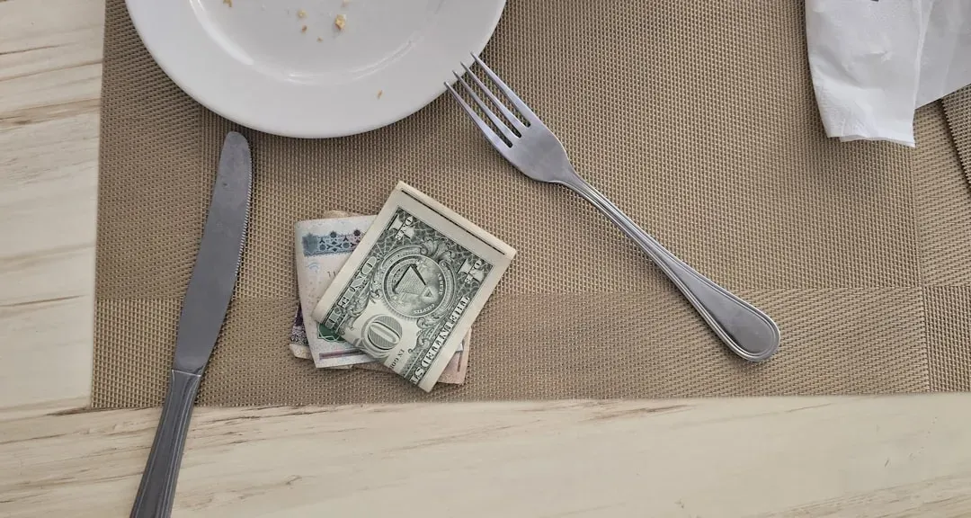 Top 12 restaurant scams insiders say customers fall for