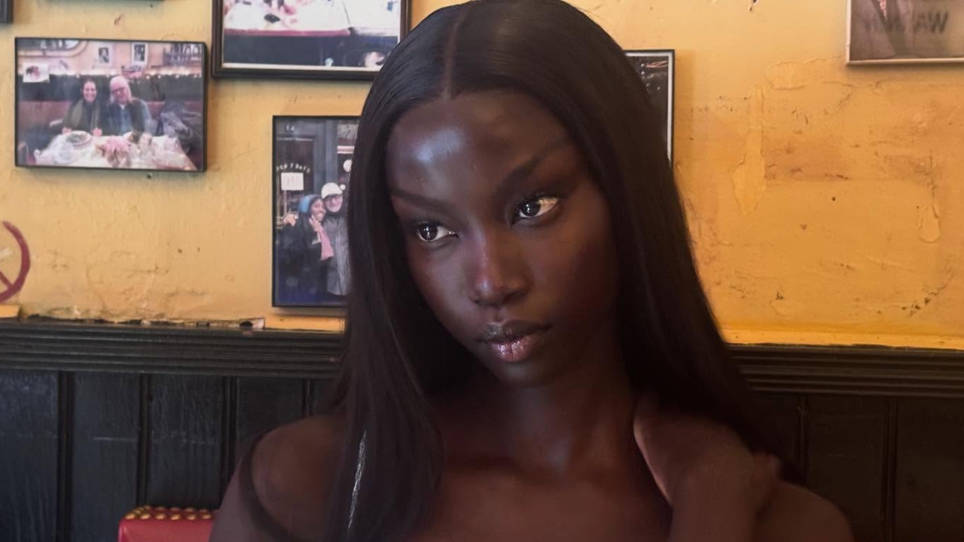 Hun er kåret til årets model og deler en chokerende sandhed