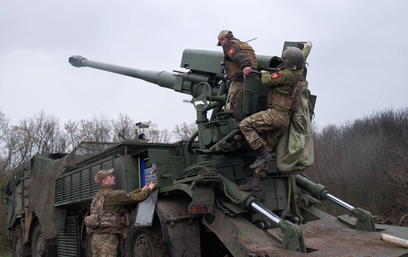 Ukraine's Bohdana artillery system reaches France's CAESAR-level ...