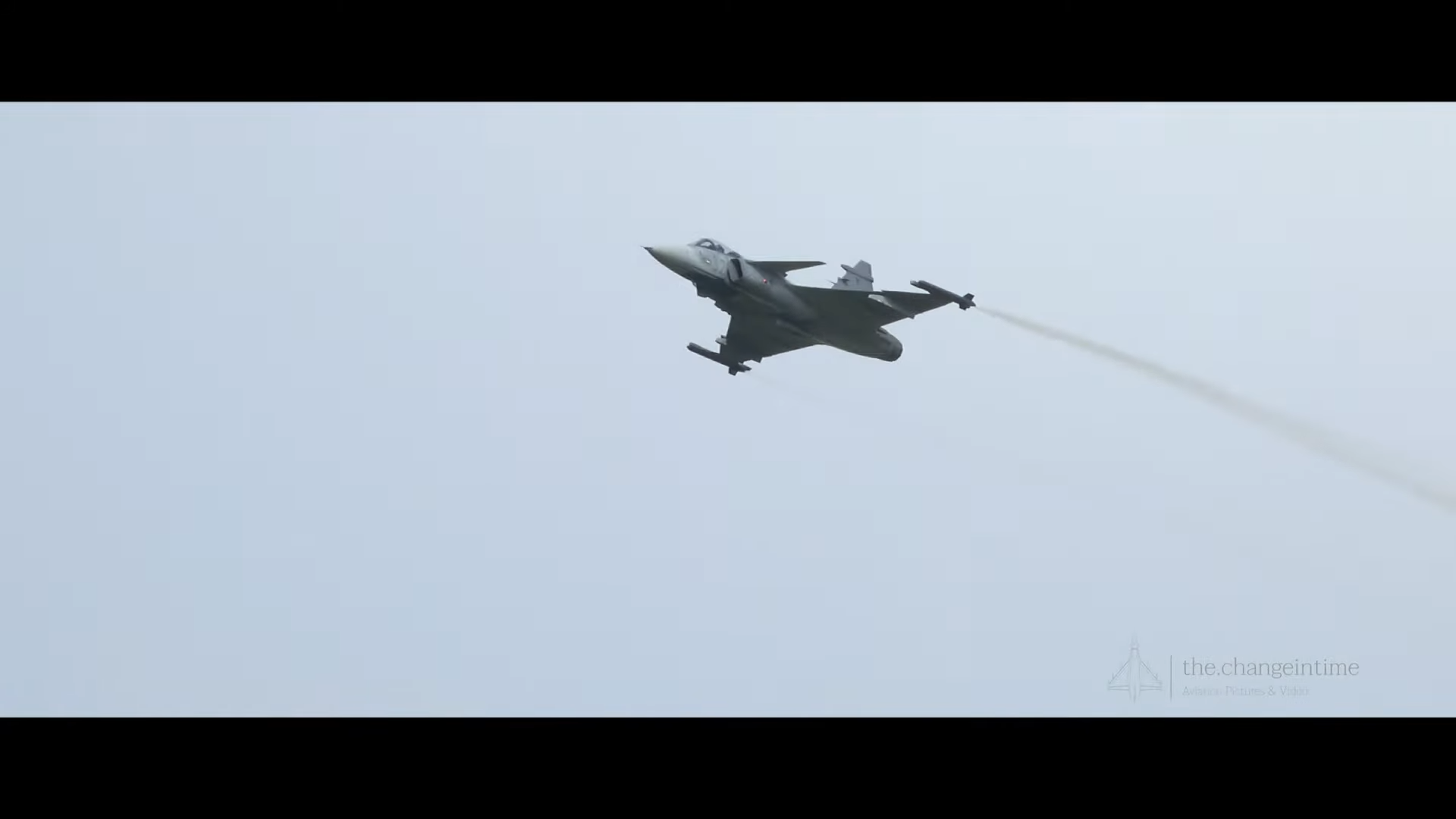 This moment showed why the Gripen excels in aggressive maneuvers