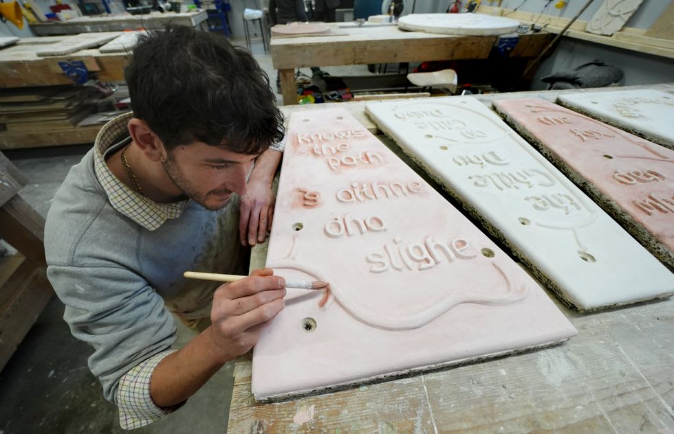 Students 'honour' building of new nature hide set up by King Charles