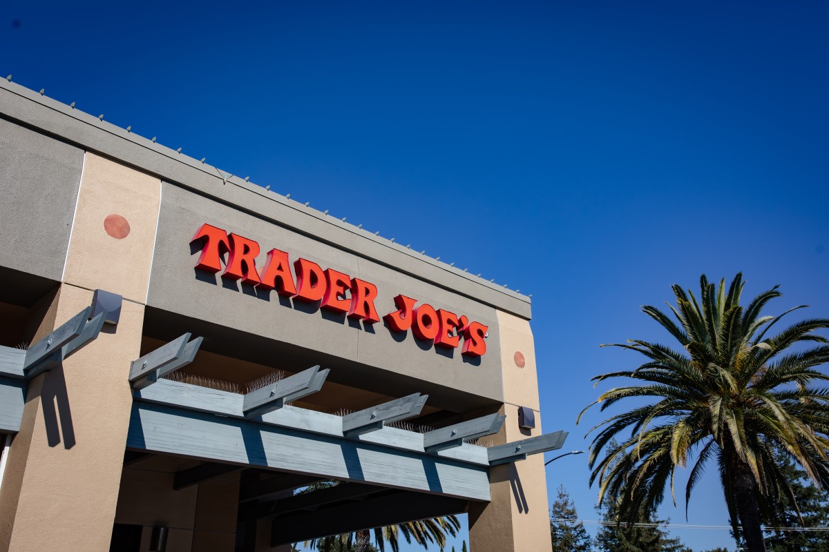 Will Trader Joe's be open on Christmas Day in 2025?