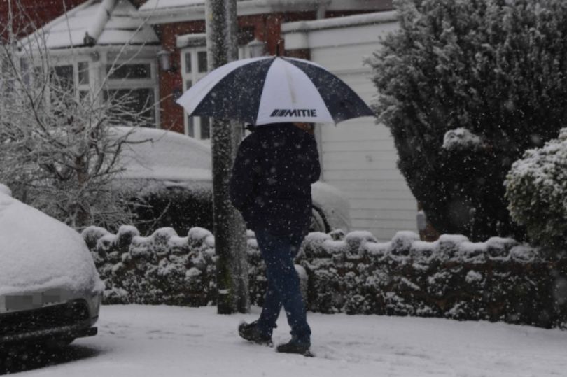 UK faces 633 mile snow storm but 'only one half' of England will be hit