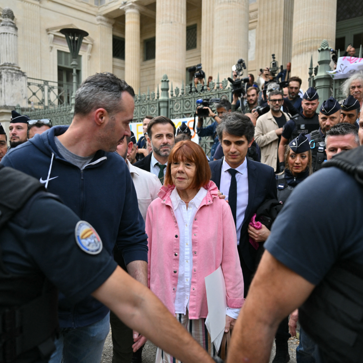 Brite wegen Dutzender Vergewaltigungen von Ehefrau in U-Haft