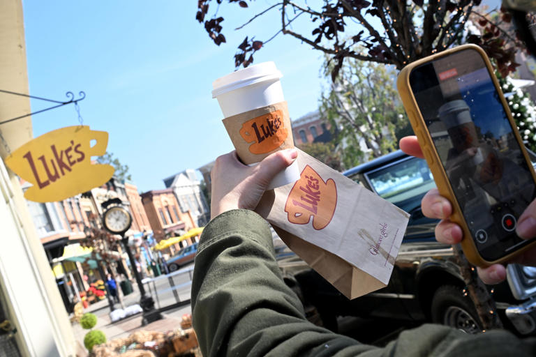 Gilmore Girls fans get the ultimate real-life Hallmark movie