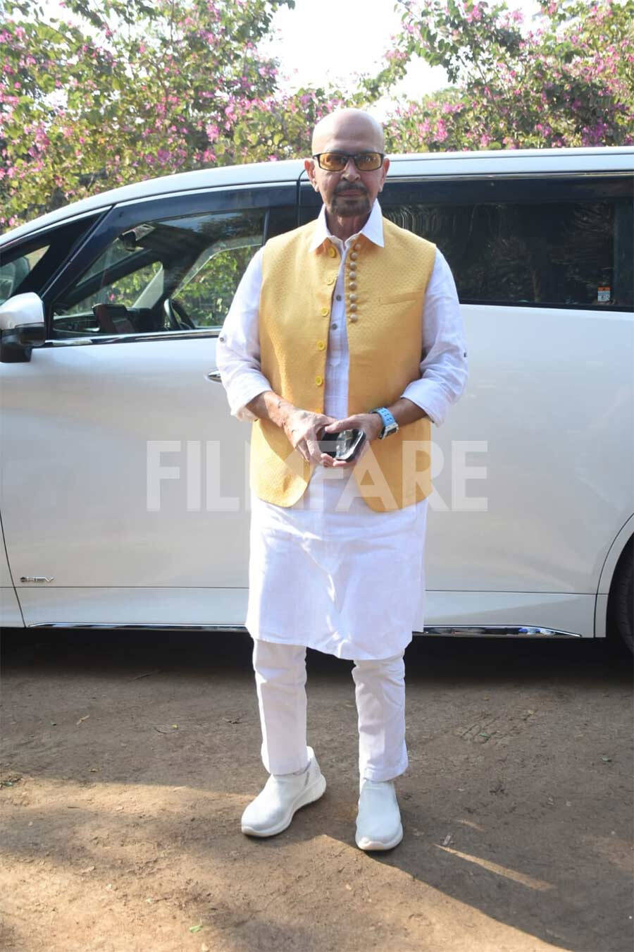 Photos: Hrithik Roshan, Pashmina Roshan and more attend cousin Eshaan ...