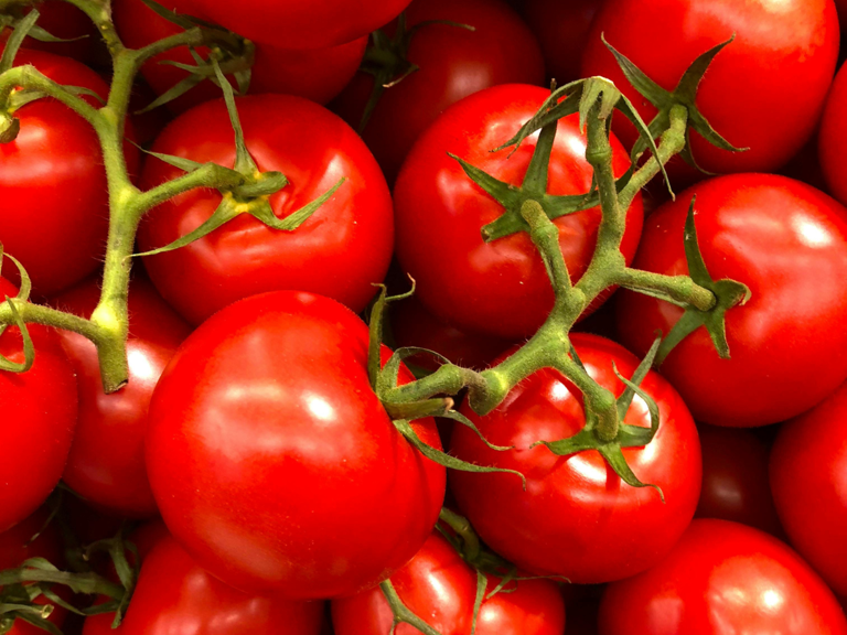 5 foods to avoid for better sleep (and what to eat instead)