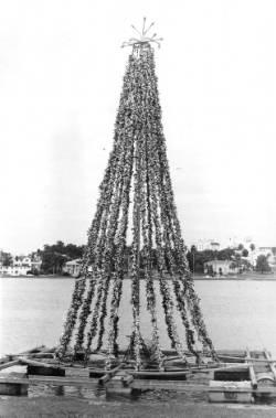 Lkld lore: Lake Morton's floating Christmas tree