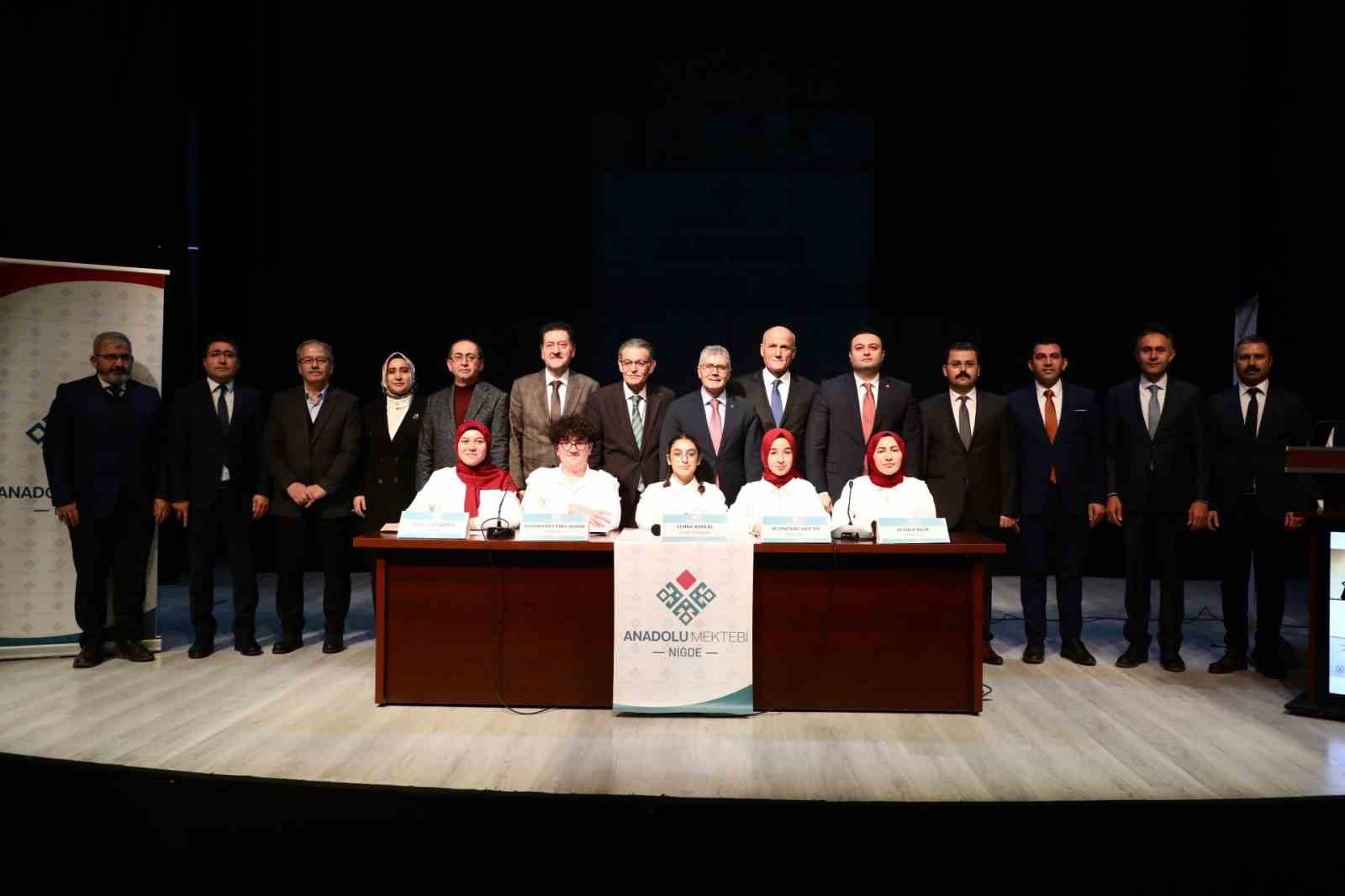 Vali Çelik: "Edebiyat yalnızca okuma alışkanlığı kazandırmaz, aynı ...