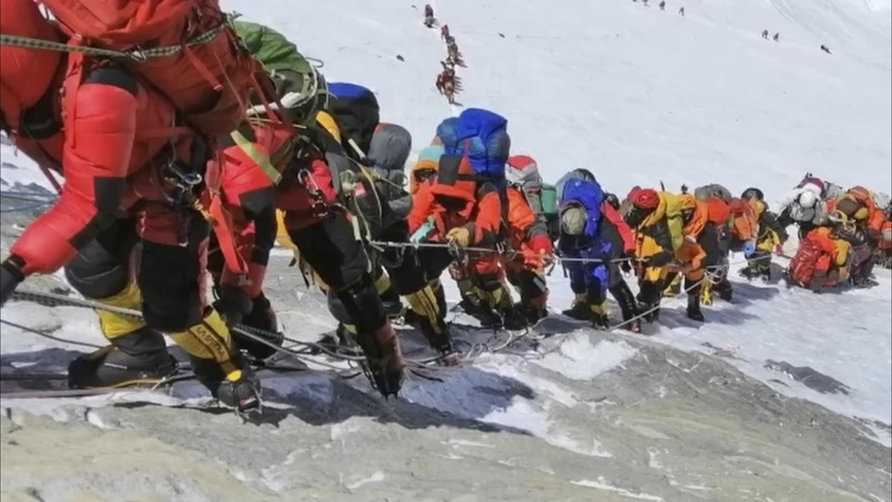 "It's too late to turn back" - How two climbers became trapped in the ...
