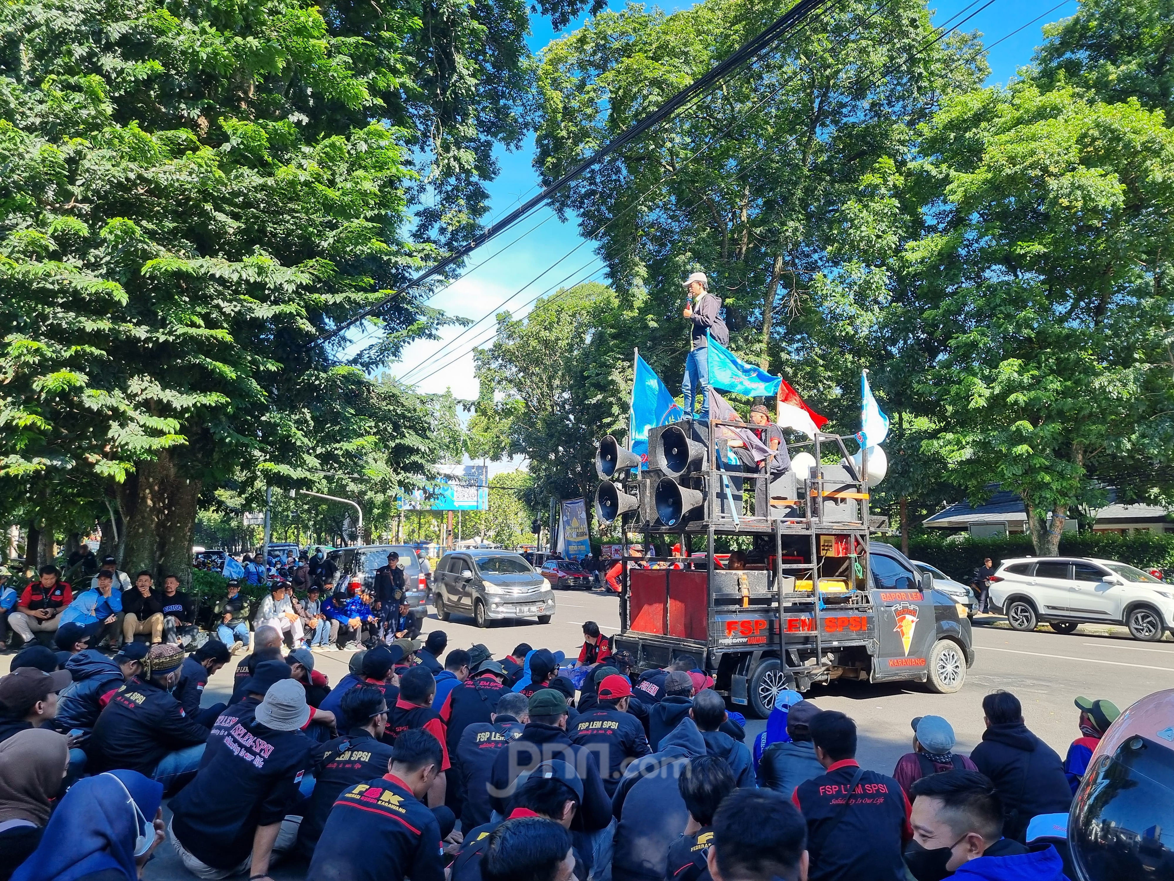 Gubernur Dedi Mulyadi siap teken UMP Jawa Barat 2026 besok