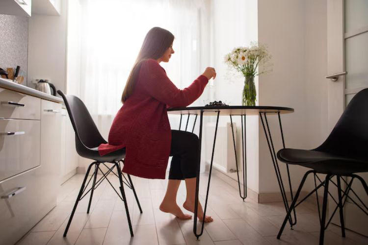 Orang yang selalu merapikan kursinya, bahkan di rumah, menunjukkan 6 ...