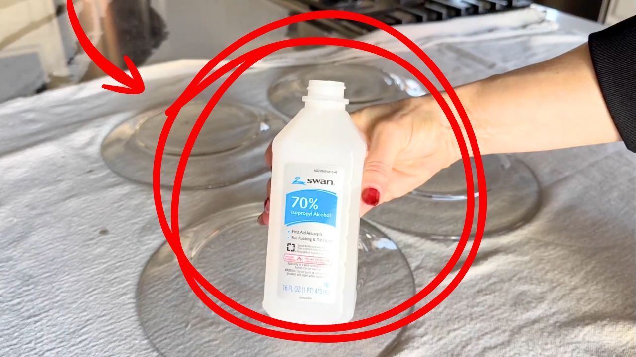 Pour rubbing alcohol on Dollar Store plate for this genius Christmas idea!