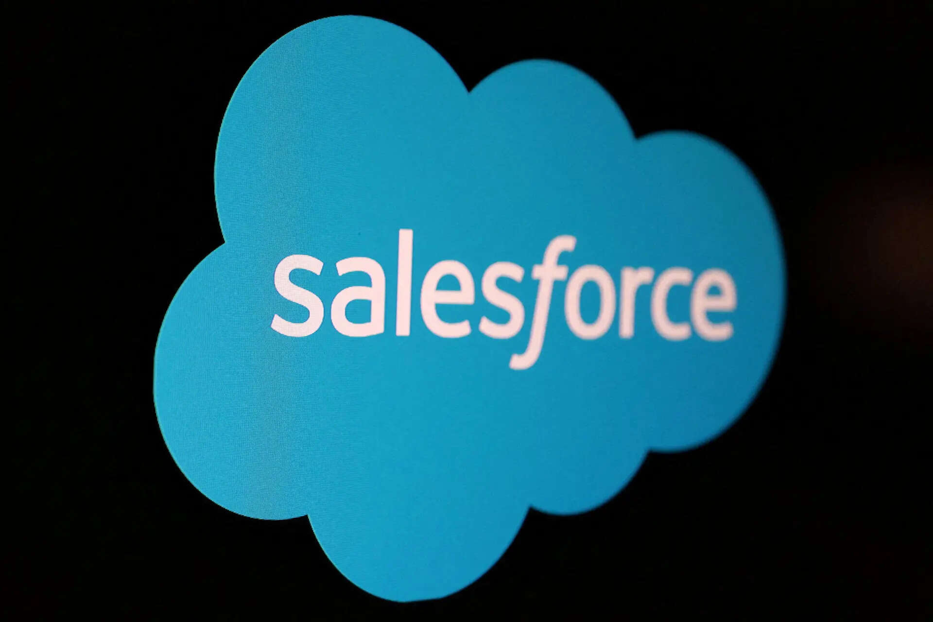 AI bubble bursting? Salesforce execs admit trust issues after laying ...