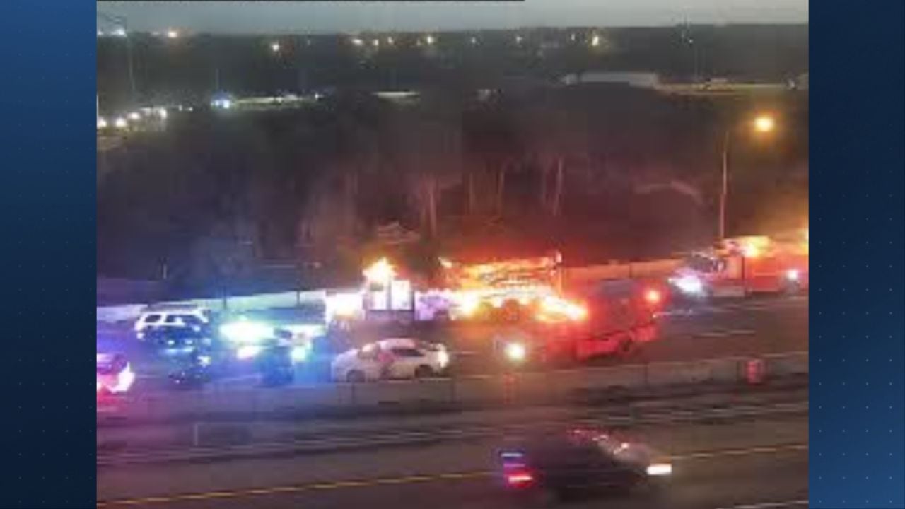 Overturned semi truck causes traffic delays in Kissimmee