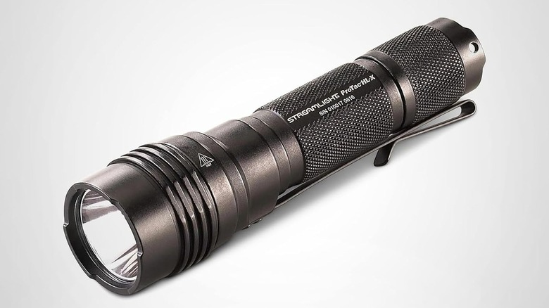 What flashlight does the FBI use?