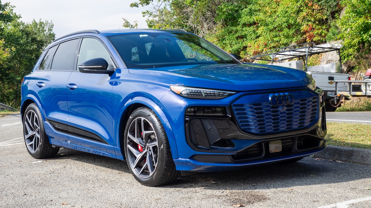 The 2025 Audi SQ6 e-tron is a wolf in sheep’s clothing—and that’s a ...
