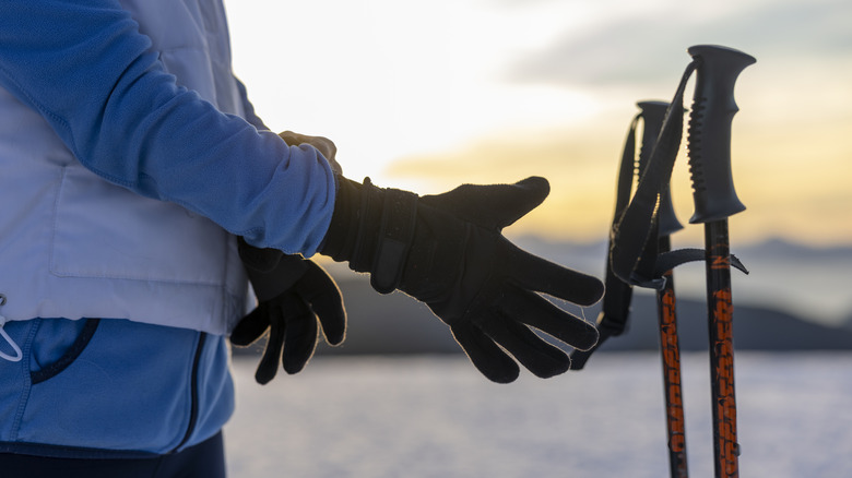 How to repurpose ski poles and turn them into a clever camping tool