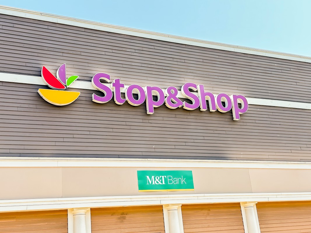 Will Stop & Shop be open on Christmas Day in 2025?