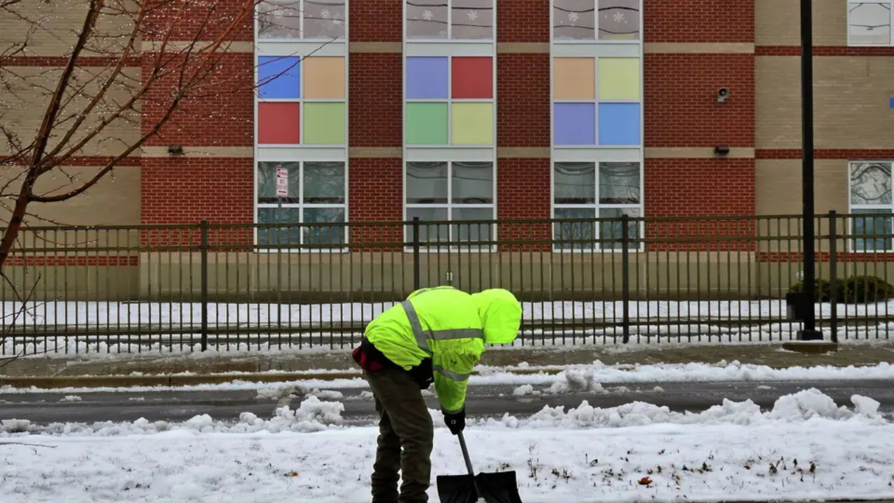 Connecticut schools: Which institutes are closed due to storm?