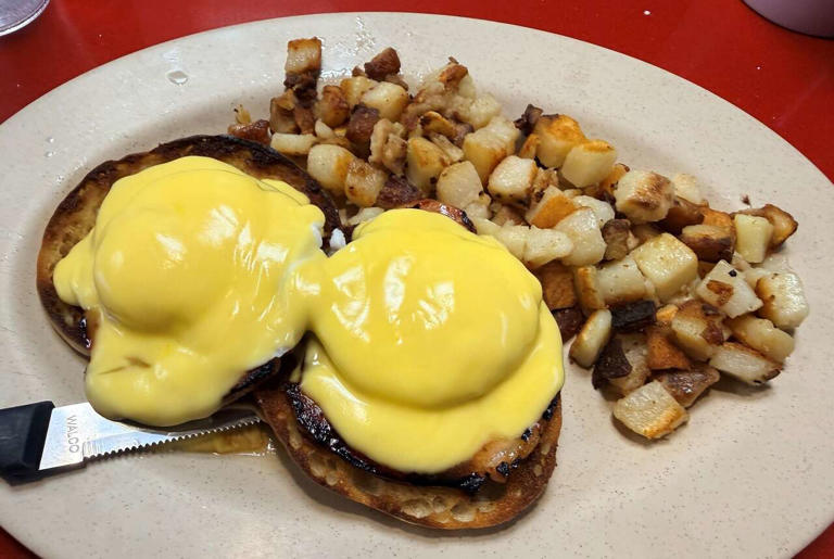 Breakfast battle: Comparing similar dishes at Bob's Diner and Scarlet Knife