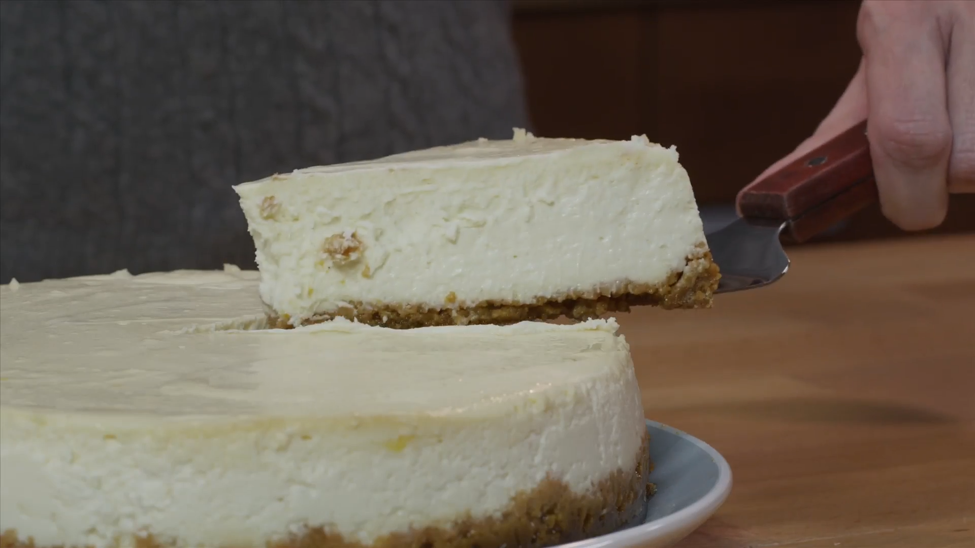 How to bake a true New York style cheesecake at home