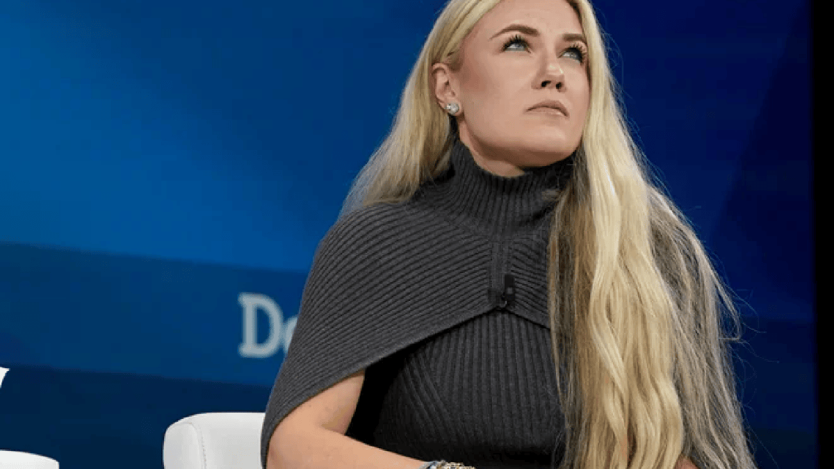 Does Erika Kirk use hair extensions? Experts analyze her signature look