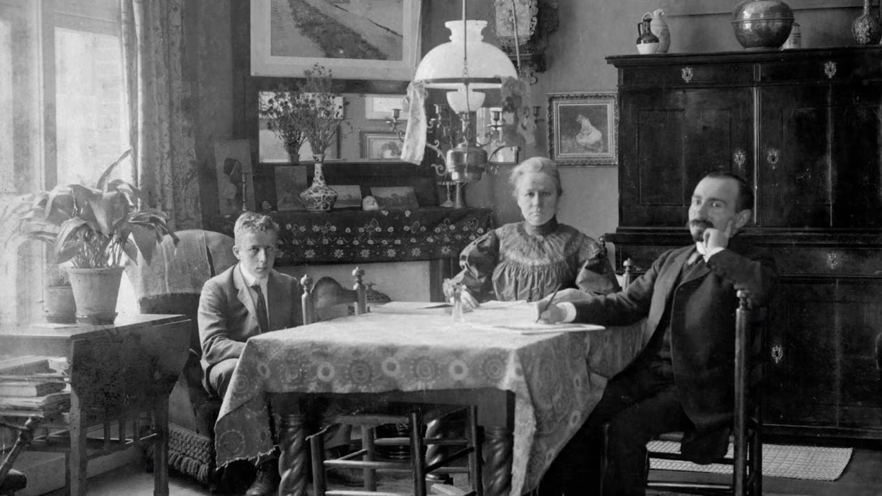 How Van Gogh’s sister-in-law fought for 35 years to build his legacy