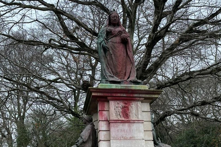 Police investigate after Queen Victoria statue in Sheffield defaced ...