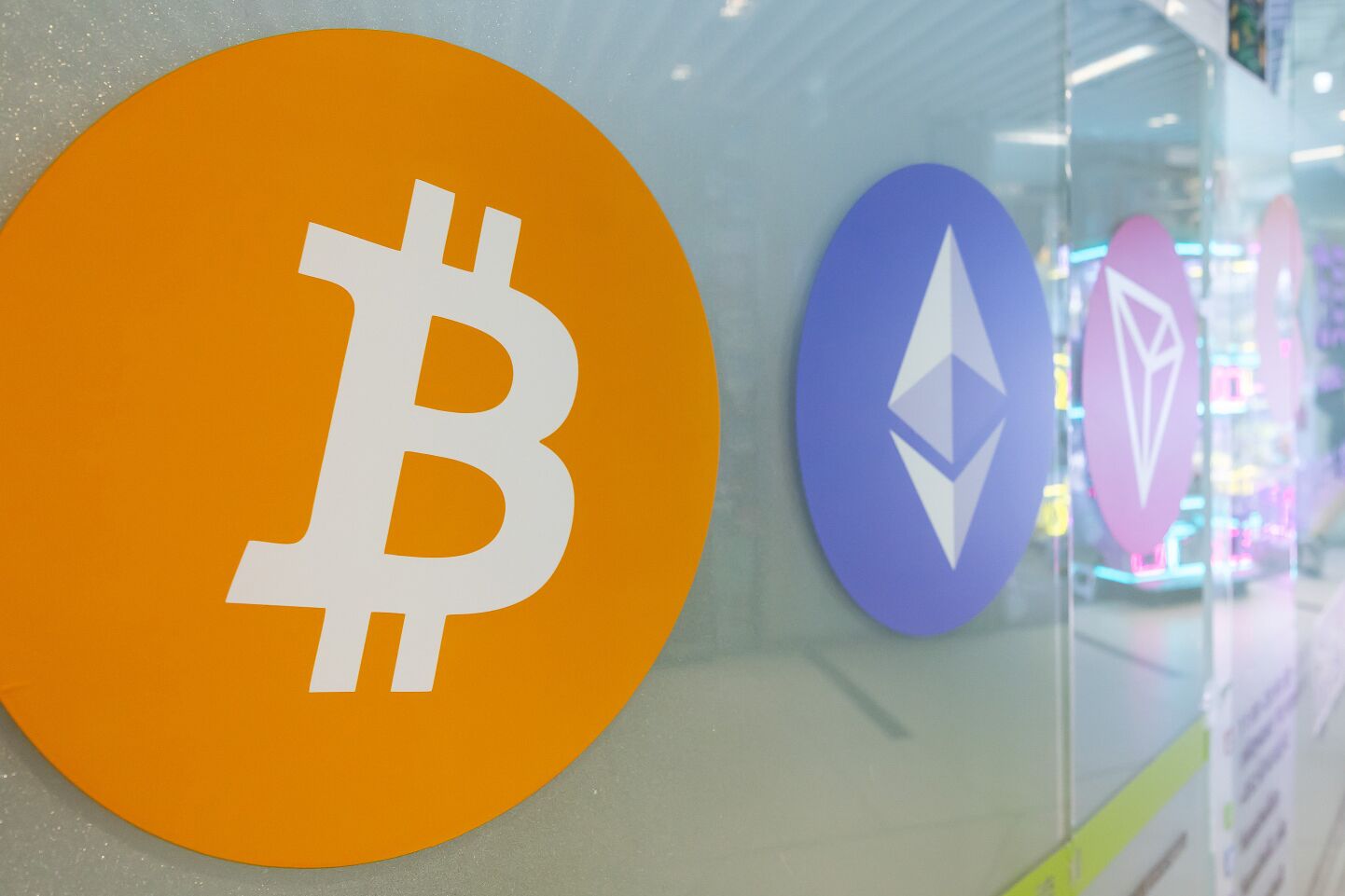 Russia moves to legalize domestic crypto deals for retail buyers