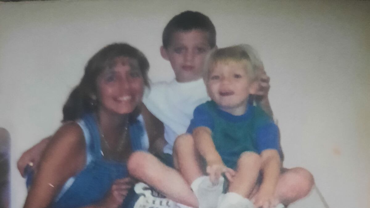 Family of handcuffed man shot with Taser blames Tampa police for his death