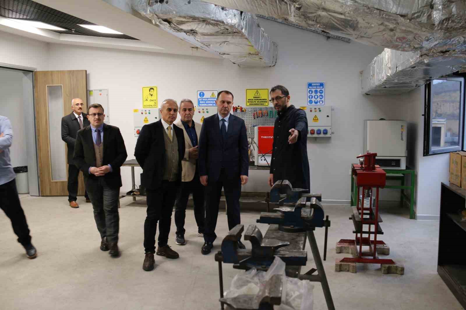 TOBB Teknik Bilimler MYO’ya eğitim ve sanayi odaklı ziyaret