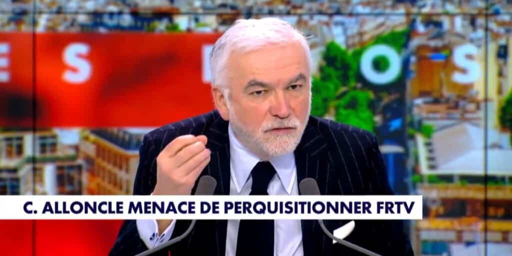 "Je veux savoir combien l’émission C à vous est facturée", Pascal Praud ...
