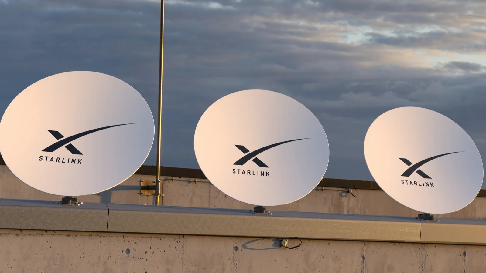 Tesla patents roof design to enable Starlink connectivity in EVs