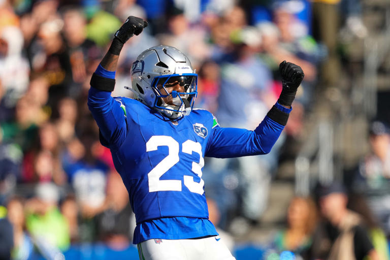 Seahawks sign D’Anthony Bell back to active roster