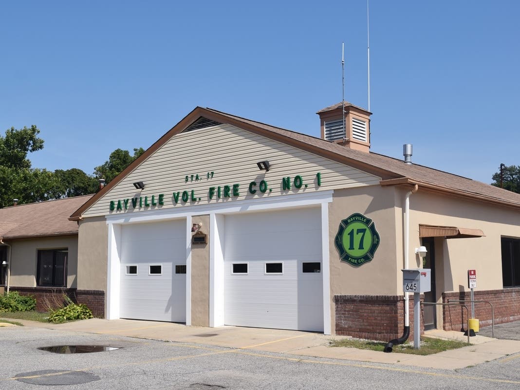 Car catches fire in Berkeley's Johnson's Pit, officials say (photos)