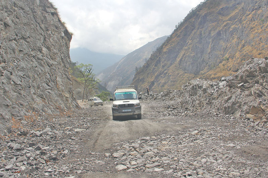 Syaphrubesi-Rasuwagadhi road upgrade delay worsens trade disruption