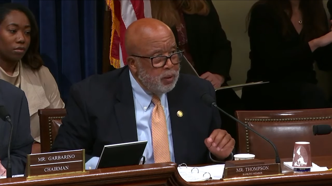 'We've seen your commercials': Bennie Thompson exposes wannabe diva ...