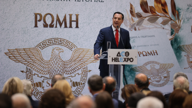 Το αδιαχώρητο στο Βελλίδειο: Ο Άδωνις Γεωργιάδης παρουσίασε τη «Ρώμη ...
