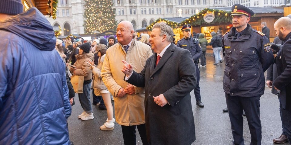 Stocker & Ludwig am Christkindlmarkt, Sporrer im Häfn