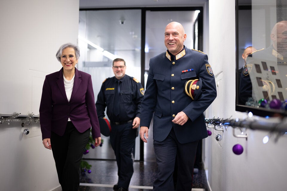 Stocker & Ludwig am Christkindlmarkt, Sporrer im Häfn