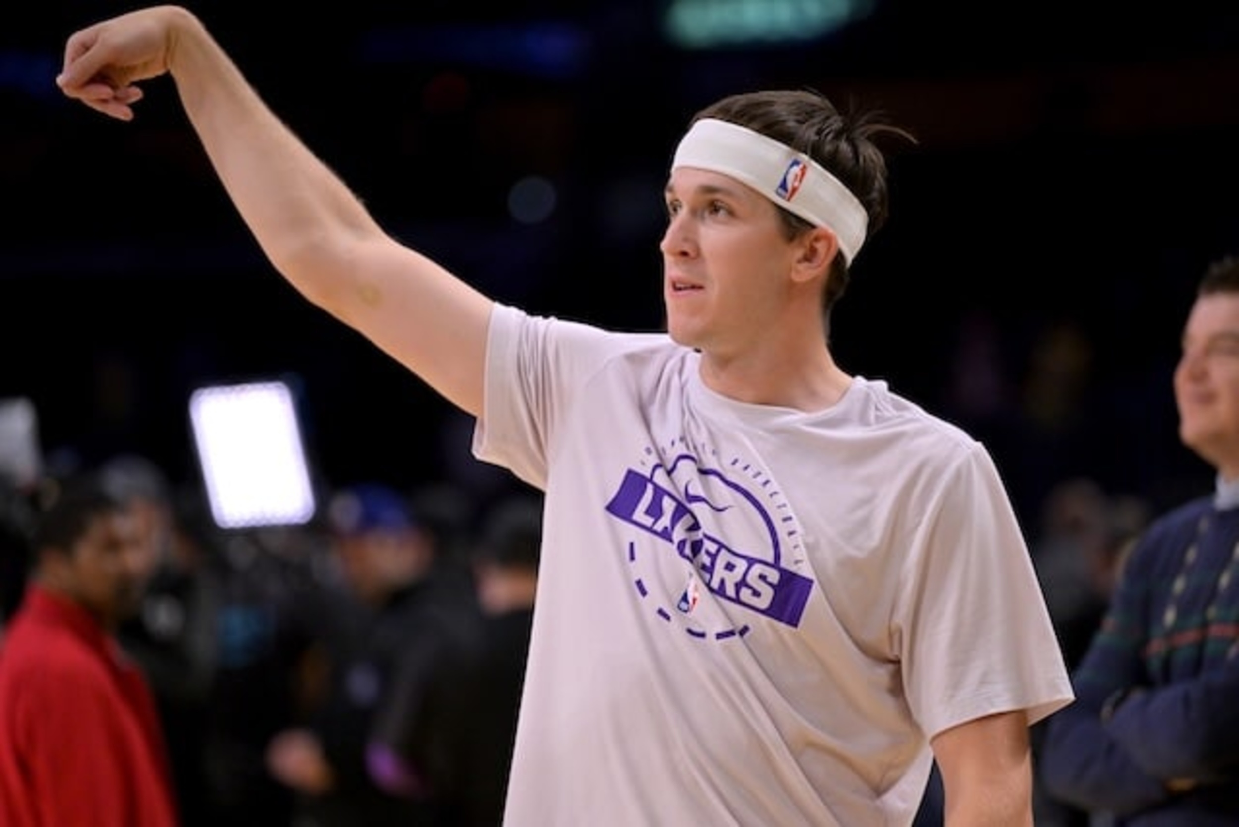 JJ Redick credits Austin Reaves for remaining engaged while out