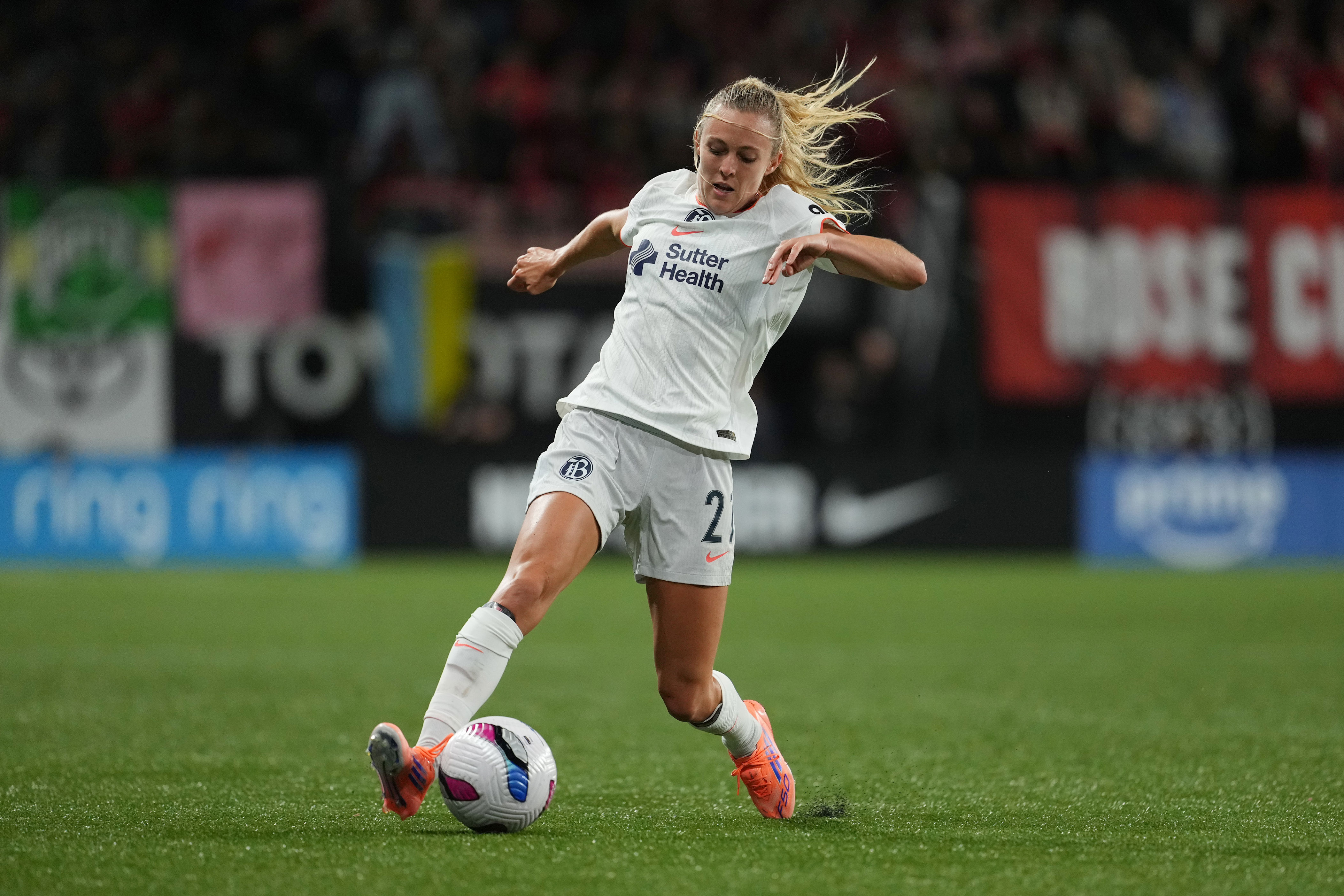 Rachel Hill signs two-year contract with Racing Louisville through 2027