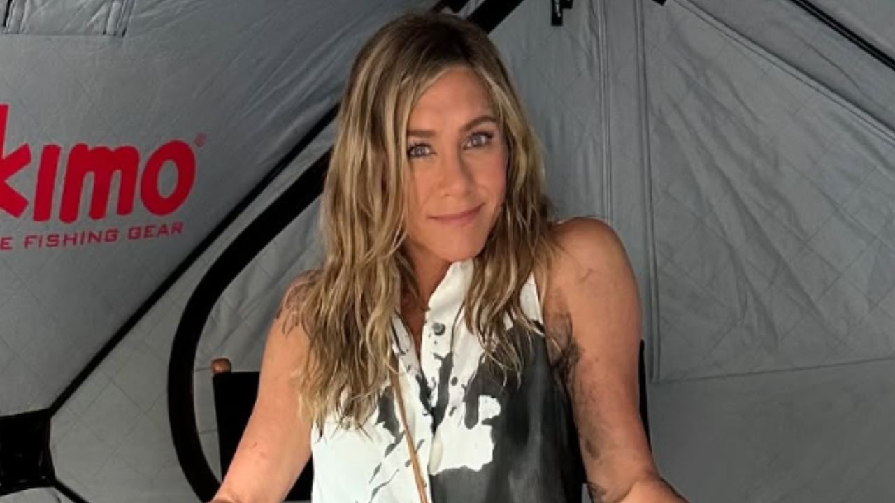 Jennifer Anistons bibliotek avslører sjarmen ved å gi slipp