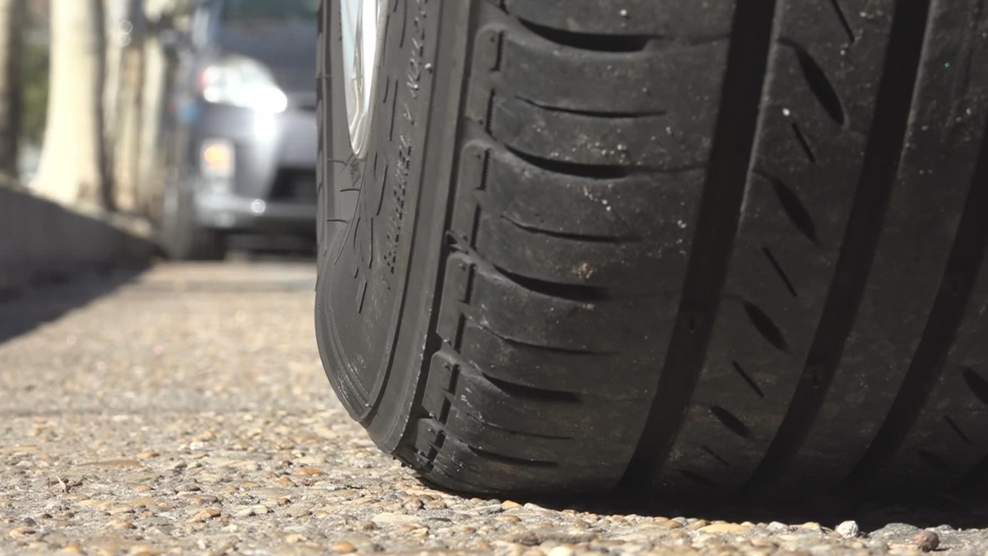 Why do tires deflate in cold weather?
