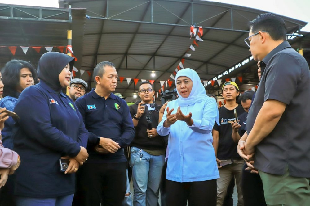 Khofifah resmi tetapkan UMP Jatim 2026 naik jadi Rp2,44 juta